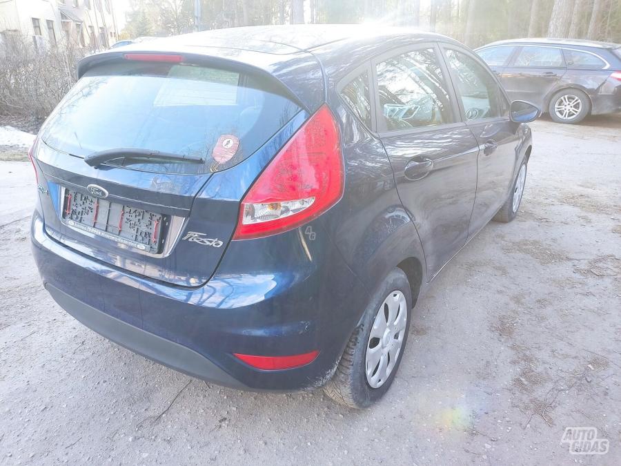 Zils Ford Fiesta 2012 Utena, ar dzinēja tilpumu 1.60 L un nobraukumu 262 tūkst. km par 2750 €, foto 18 vietnē AUTOMOTO.COM.LV
