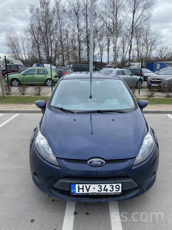 Zils Ford Fiesta 2012 Rīga, ar dzinēja tilpumu 1.20 L un nobraukumu 214 tūkst. km par 2200 €, foto 4 vietnē AUTOMOTO.COM.LV