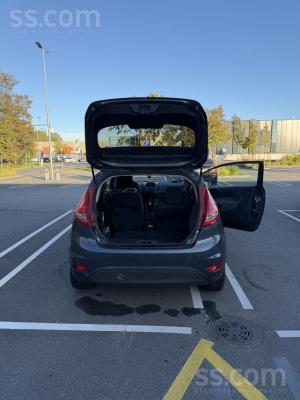 Zils Ford Fiesta 2012 Rīga, ar dzinēja tilpumu 1.20 L un nobraukumu 200 tūkst. km par 1450 €, foto 6 vietnē AUTOMOTO.COM.LV