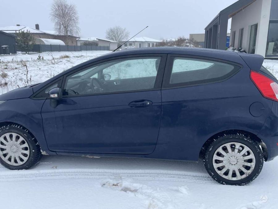 Blue Ford Fiesta 2013 in Vilnius, with an engine capacity of 1.24 L and mileage of 90 thousand km for 3750 €, photo 1 on AUTOMOTO.COM.LV