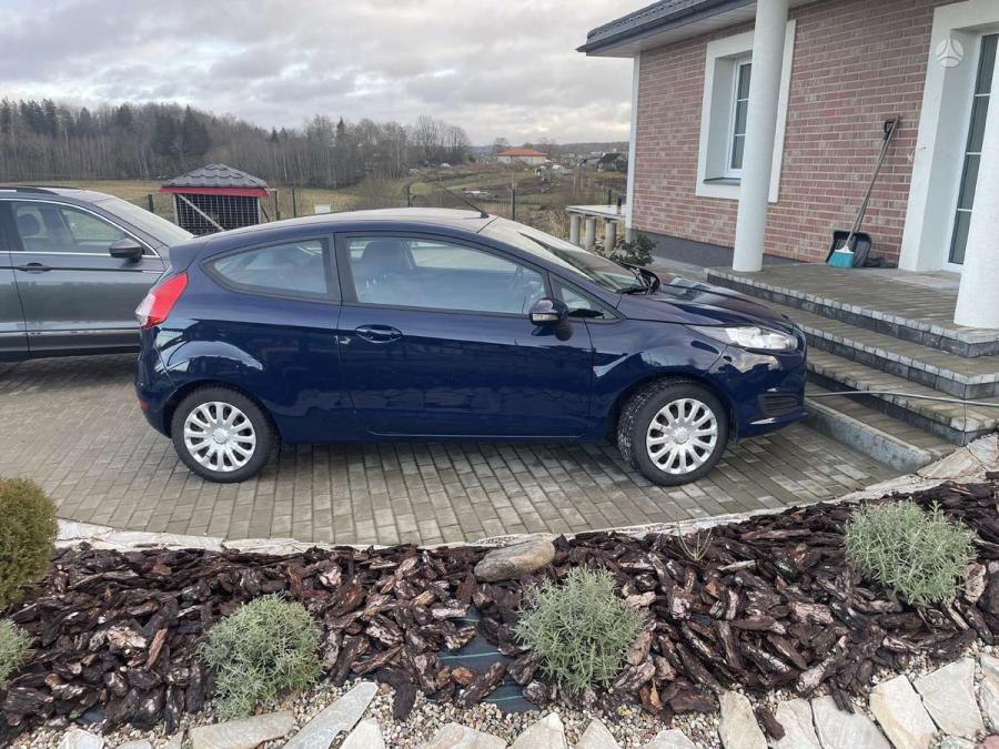 Blue Ford Fiesta 2013 in Vilnius, with an engine capacity of 1.24 L and mileage of 90 thousand km for 3750 €, photo 3 on AUTOMOTO.COM.LV