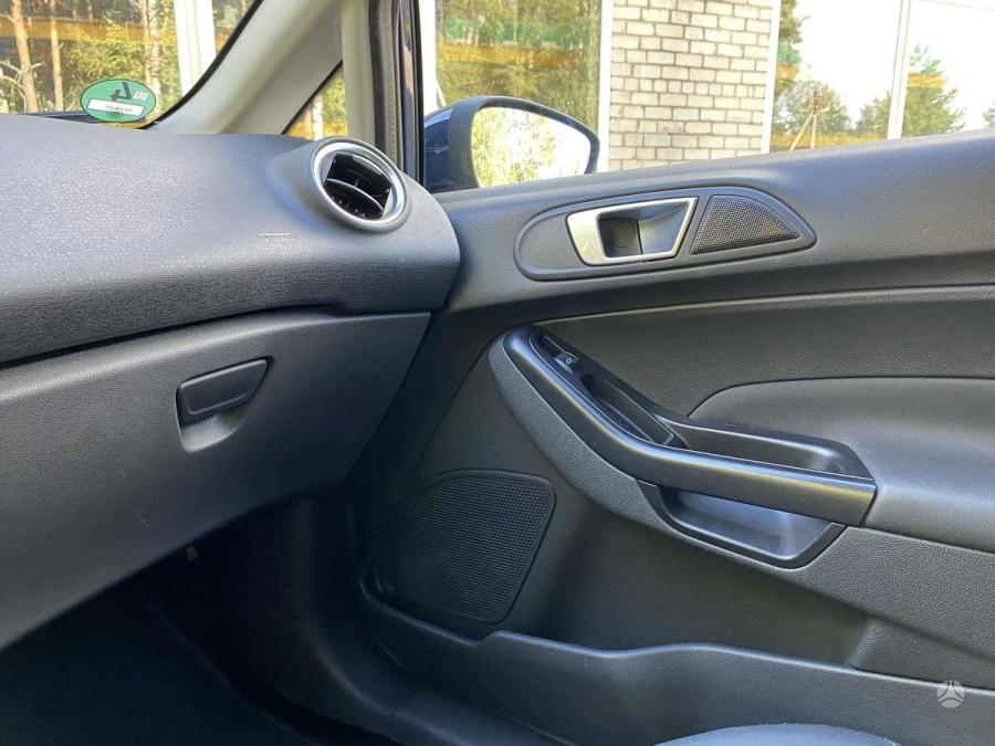 Blue Ford Fiesta 2013 in Jonava, with an engine capacity of 1.24 L and mileage of 180 thousand km for 2500 €, photo 16 on AUTOMOTO.COM.LV
