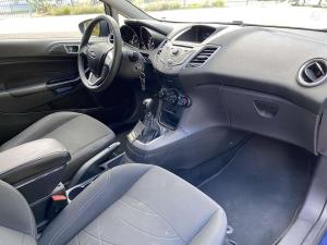 Blue Ford Fiesta 2013 in Jonava, with an engine capacity of 1.24 L and mileage of 180 thousand km for 2500 €, photo 18 on AUTOMOTO.COM.LV