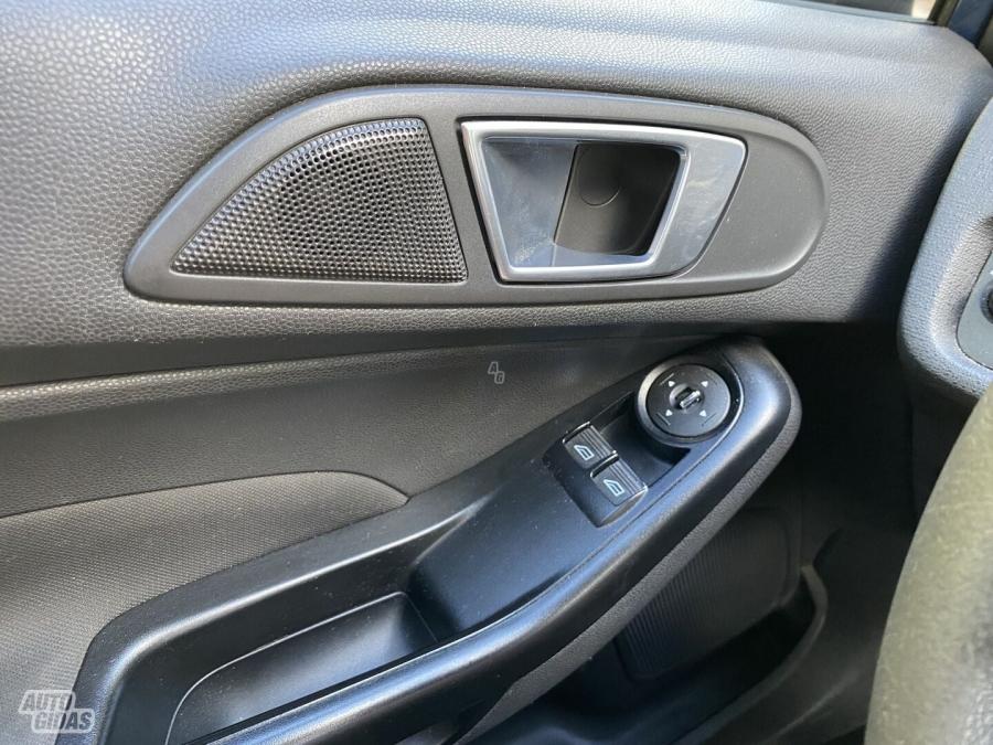 Zils Ford Fiesta 2013 Šveicarija, ar dzinēja tilpumu 1.20 L un nobraukumu 180 tūkst. km par 2700 €, foto 15 vietnē AUTOMOTO.COM.LV