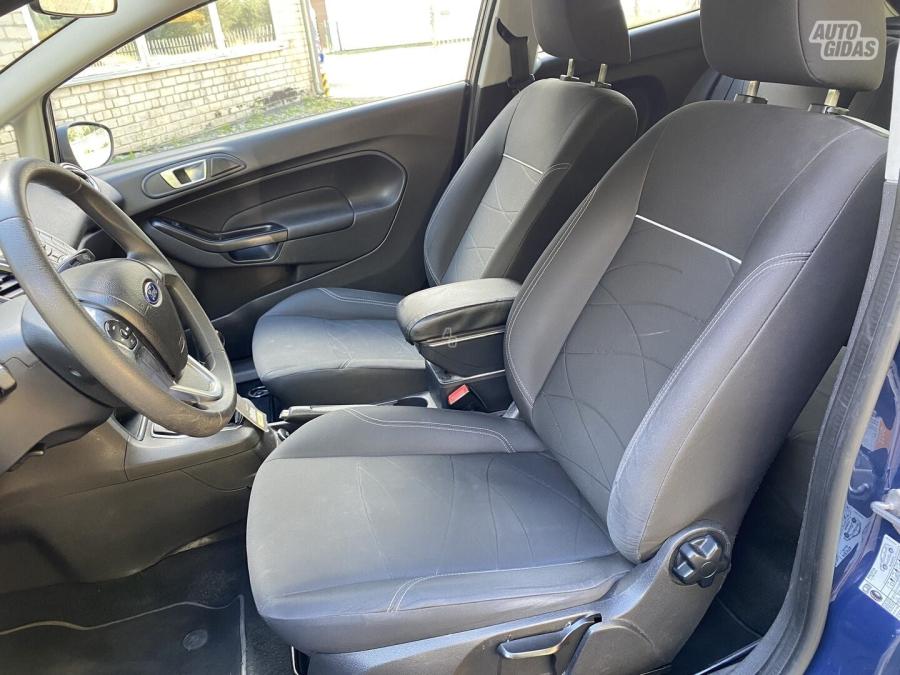 Zils Ford Fiesta 2013 Šveicarija, ar dzinēja tilpumu 1.20 L un nobraukumu 180 tūkst. km par 2700 €, foto 17 vietnē AUTOMOTO.COM.LV