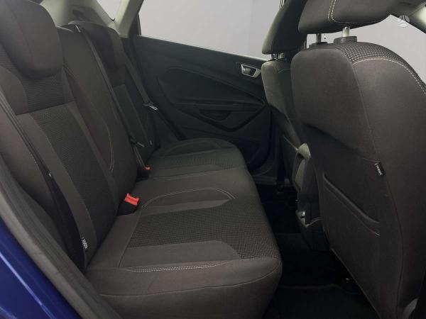 Zils Ford Fiesta 2015 Viļņa, ar dzinēja tilpumu 1.50 L un nobraukumu 209 tūkst. km par 4999 €, foto 10 vietnē AUTOMOTO.COM.LV
