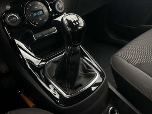 Blue Ford Fiesta 2015 in Vilnius, with an engine capacity of 1.50 L and mileage of 209 thousand km for 4999 €, photo 16 on AUTOMOTO.COM.LV