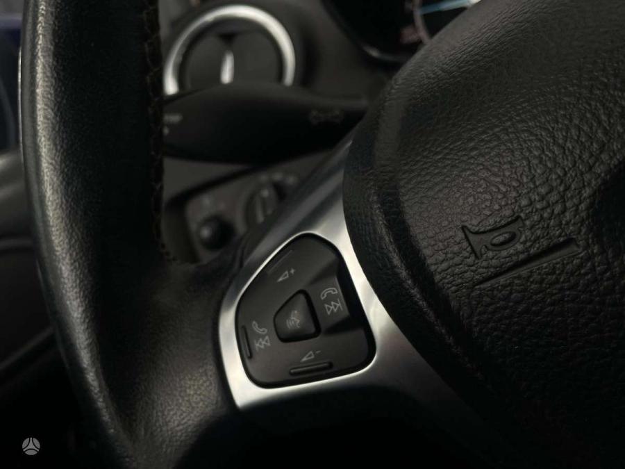 Blue Ford Fiesta 2015 in Vilnius, with an engine capacity of 1.50 L and mileage of 209 thousand km for 4999 €, photo 19 on AUTOMOTO.COM.LV