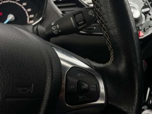 Zils Ford Fiesta 2015 Viļņa, ar dzinēja tilpumu 1.50 L un nobraukumu 209 tūkst. km par 4999 €, foto 20 vietnē AUTOMOTO.COM.LV