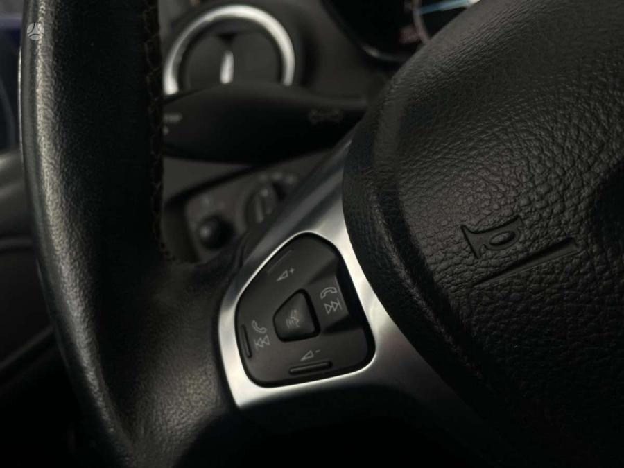 Blue Ford Fiesta 2015 in Vilnius, with an engine capacity of 1.50 L and mileage of 209 thousand km for 4999 €, photo 19 on AUTOMOTO.COM.LV