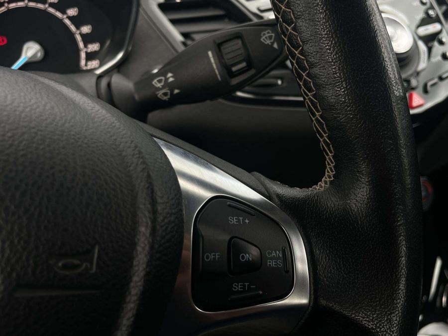 Zils Ford Fiesta 2015 Viļņa, ar dzinēja tilpumu 1.50 L un nobraukumu 209 tūkst. km par 4999 €, foto 20 vietnē AUTOMOTO.COM.LV