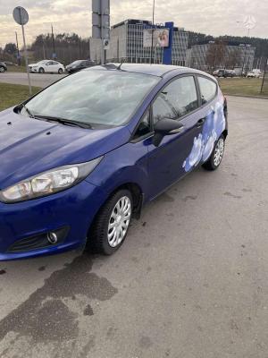 Blue Ford Fiesta 2015 in Vilnius, with an engine capacity of 1.24 L and mileage of 77 thousand km for 2600 €, photo 3 on AUTOMOTO.COM.LV