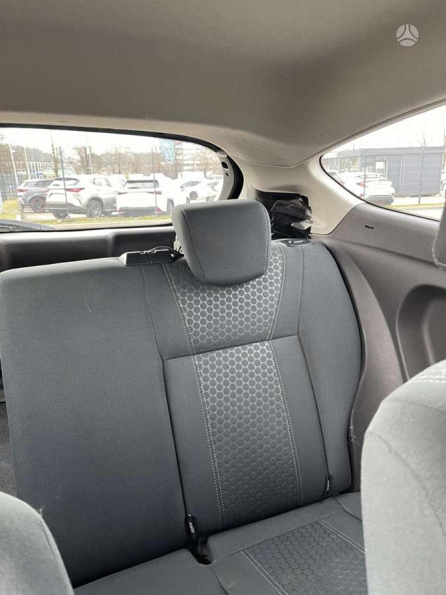 Blue Ford Fiesta 2015 in Vilnius, with an engine capacity of 1.24 L and mileage of 77 thousand km for 2600 €, photo 11 on AUTOMOTO.COM.LV