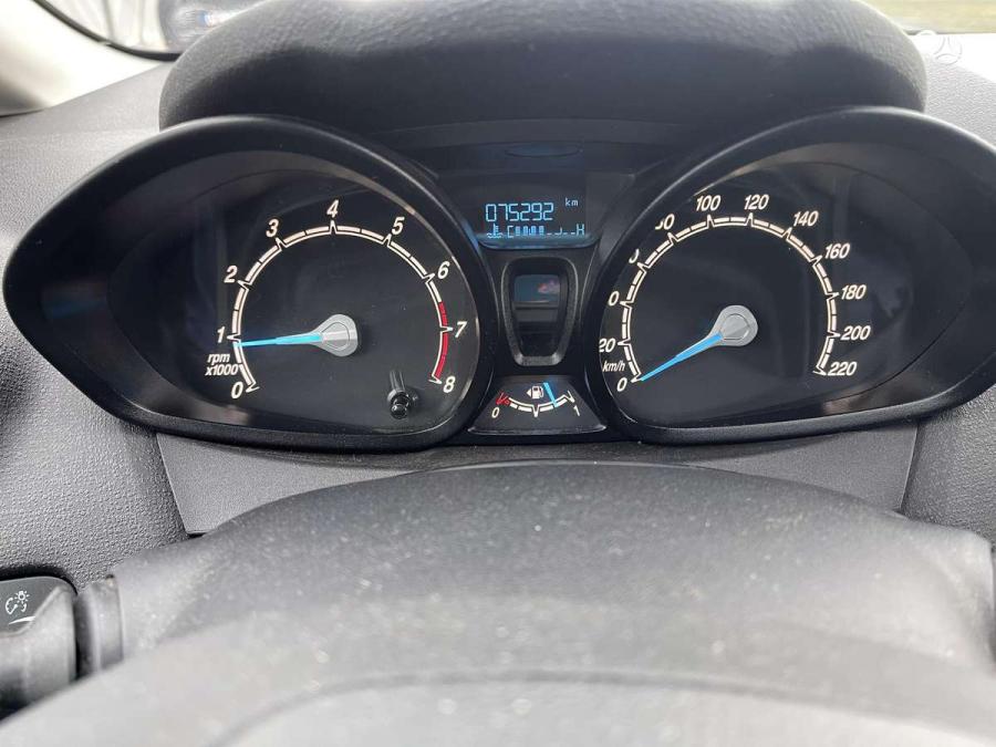 Blue Ford Fiesta 2015 in Vilnius, with an engine capacity of 1.24 L and mileage of 77 thousand km for 2600 €, photo 13 on AUTOMOTO.COM.LV