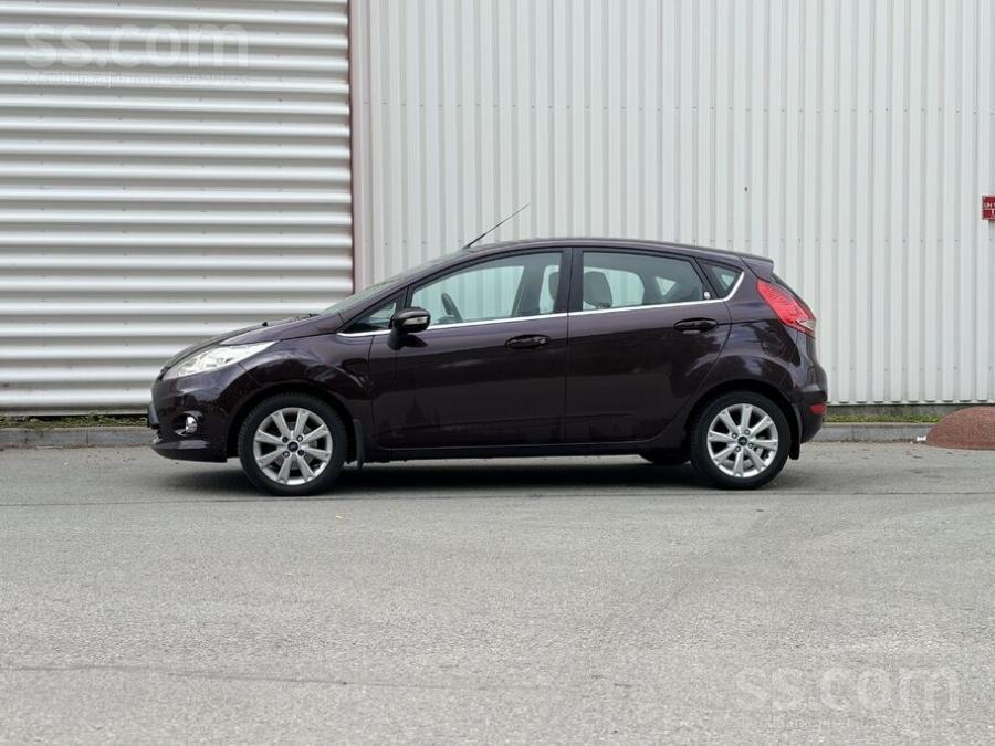 Brūns Ford Fiesta 2010 Rīga, ar dzinēja tilpumu 1.40 L un nobraukumu 232 tūkst. km par 3650 €, foto 3 vietnē AUTOMOTO.COM.LV