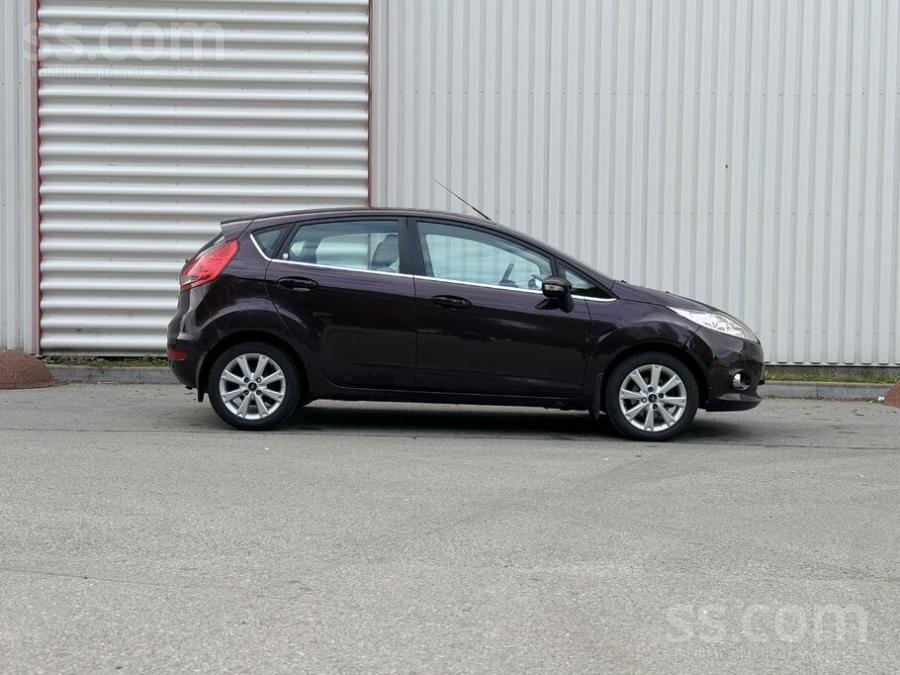 Brūns Ford Fiesta 2010 Rīga, ar dzinēja tilpumu 1.40 L un nobraukumu 232 tūkst. km par 3650 €, foto 6 vietnē AUTOMOTO.COM.LV