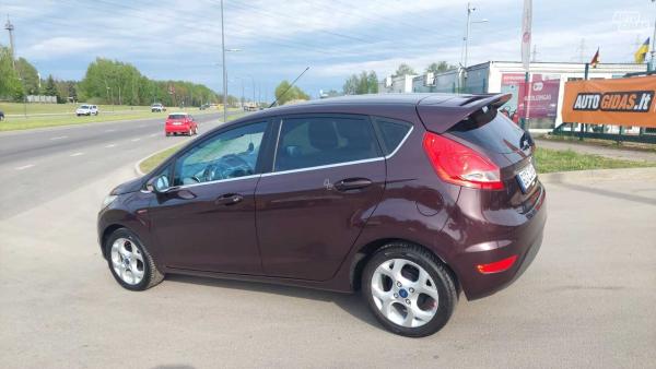 Brown Ford Fiesta 2011 in Kaunas, with an engine capacity of 1.60 L and mileage of 189 thousand km for 4150 €, photo 8 on AUTOMOTO.COM.LV
