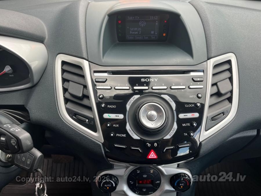 Brūns Ford Fiesta 2012 Kuresāre, ar dzinēja tilpumu 1.40 L un nobraukumu 112 tūkst. km par 5990 €, foto 15 vietnē AUTOMOTO.COM.LV