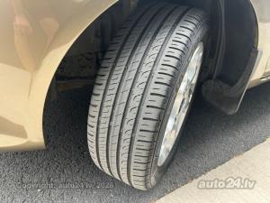 Brūns Ford Fiesta 2012 Kuresāre, ar dzinēja tilpumu 1.40 L un nobraukumu 112 tūkst. km par 5990 €, foto 18 vietnē AUTOMOTO.COM.LV