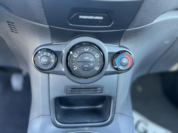Brūns Ford Fiesta 2013 Rīga, ar dzinēja tilpumu 1.50 L un nobraukumu 206 tūkst. km par 3750 €, foto 8 vietnē AUTOMOTO.COM.LV