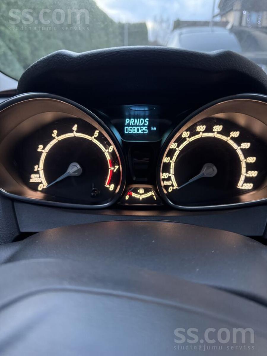 Brūns Ford Fiesta 2015 Rīga, ar dzinēja tilpumu 1.00 L un nobraukumu 58 tūkst. km par 4800 €, foto 5 vietnē AUTOMOTO.COM.LV