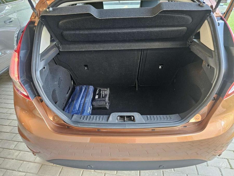 Brown Ford Fiesta 2015 in Vilnius, with an engine capacity of 1.00 L and mileage of 133 thousand km for 3500 €, photo 6 on AUTOMOTO.COM.LV