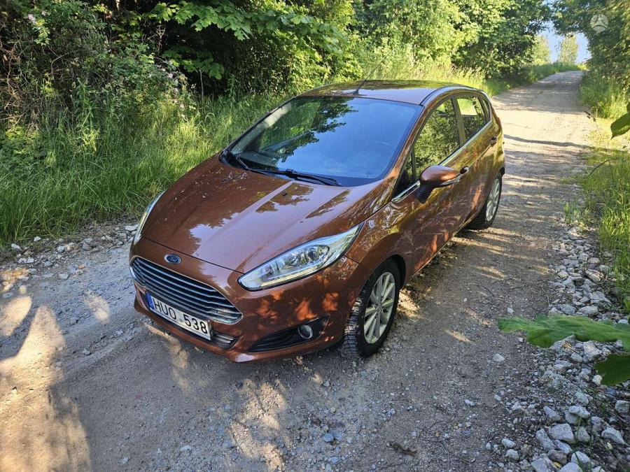 Brown Ford Fiesta 2015 in Vilnius, with an engine capacity of 1.00 L and mileage of 133 thousand km for 3500 €, photo 9 on AUTOMOTO.COM.LV