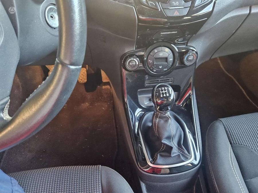 Brown Ford Fiesta 2015 in Vilnius, with an engine capacity of 1.00 L and mileage of 133 thousand km for 3500 €, photo 10 on AUTOMOTO.COM.LV