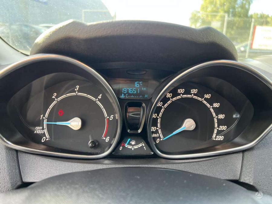 Brūns Ford Fiesta 2015 Radviliškis, ar dzinēja tilpumu 1.50 L un nobraukumu 197 tūkst. km par 4550 €, foto 20 vietnē AUTOMOTO.COM.LV
