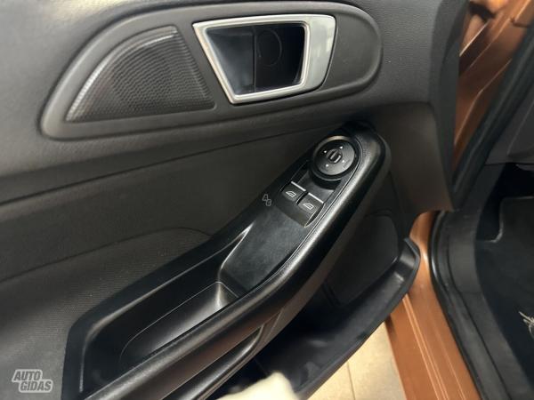 Brūns Ford Fiesta 2016 Viļņa, ar dzinēja tilpumu 1.30 L un nobraukumu 85 tūkst. km par 6000 €, foto 9 vietnē AUTOMOTO.COM.LV