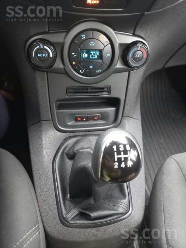 Brown Ford Fiesta 2016 in Riga, with an engine capacity of 1.00 L and mileage of 180 thousand km for 4700 €, photo 8 on AUTOMOTO.COM.LV