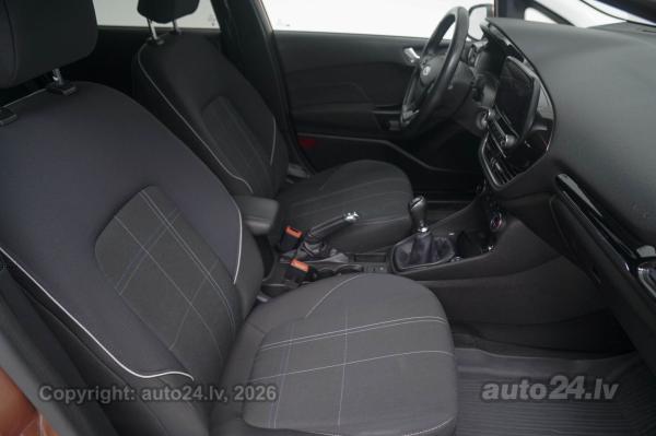 Brown Ford Fiesta 2018 in Tallinn, with an engine capacity of 1.00 L and mileage of 165 thousand km for 6490 €, photo 9 on AUTOMOTO.COM.LV