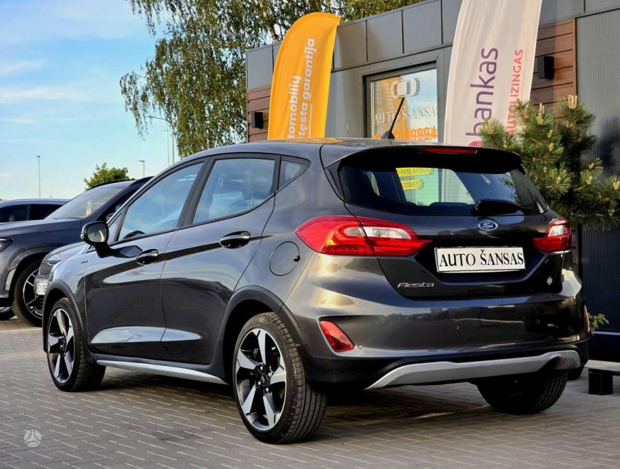 Brown Ford Fiesta 2018 in Taurage, with an engine capacity of 1.00 L and mileage of 145 thousand km for 5999 €, photo 8 on AUTOMOTO.COM.LV