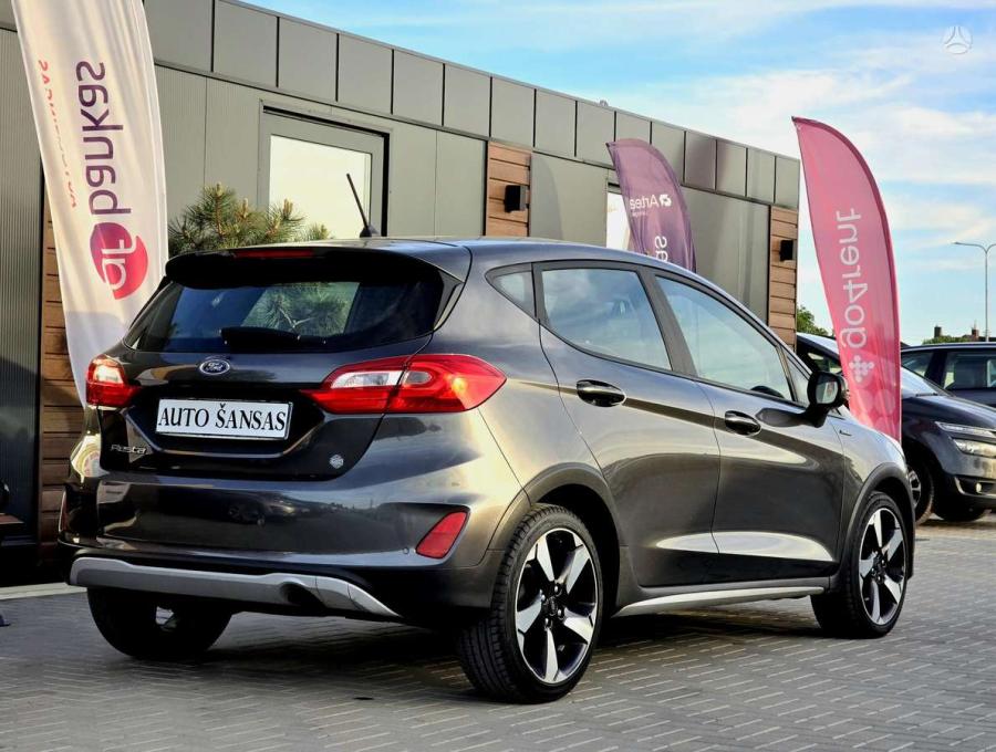 Brown Ford Fiesta 2018 in Taurage, with an engine capacity of 1.00 L and mileage of 145 thousand km for 5999 €, photo 9 on AUTOMOTO.COM.LV