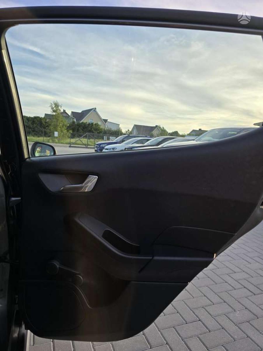 Brown Ford Fiesta 2018 in Taurage, with an engine capacity of 1.00 L and mileage of 145 thousand km for 5999 €, photo 33 on AUTOMOTO.COM.LV