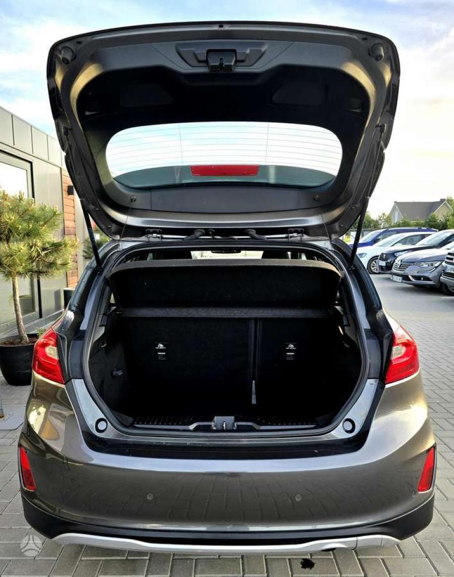Brown Ford Fiesta 2018 in Taurage, with an engine capacity of 1.00 L and mileage of 145 thousand km for 5999 €, photo 34 on AUTOMOTO.COM.LV
