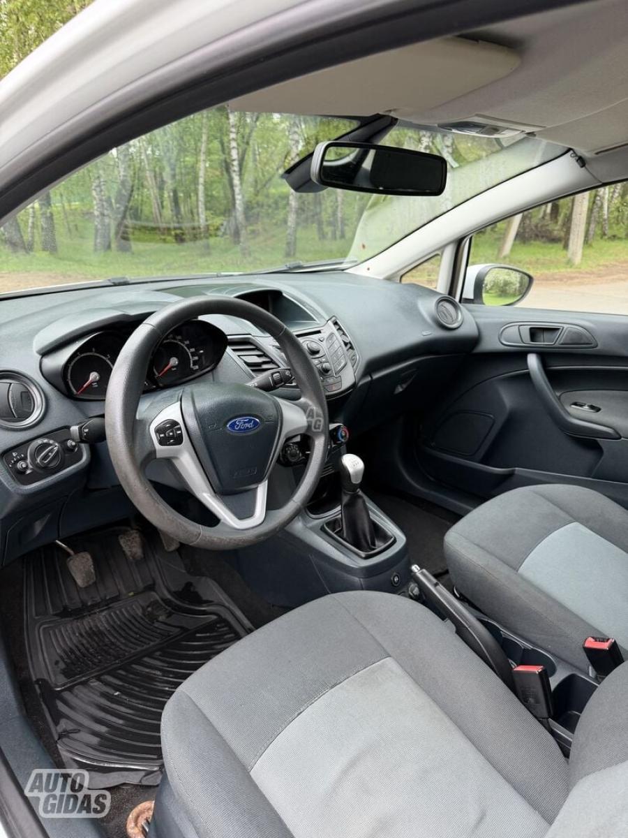 Ford Fiesta 2013 in Vilnius, with an engine capacity of 1.20 L and mileage of 180 thousand km for 1090 €, photo 6 on AUTOMOTO.COM.LV