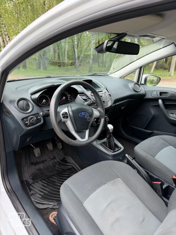Ford Fiesta 2013 Viļņa, ar dzinēja tilpumu 1.20 L un nobraukumu 180 tūkst. km par 1090 €, foto 6 vietnē AUTOMOTO.COM.LV