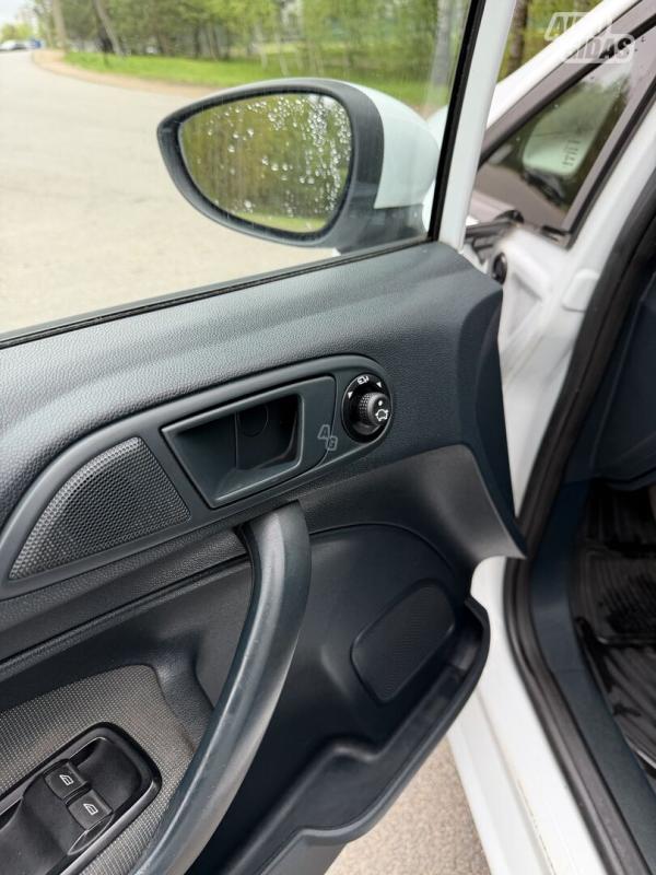 Ford Fiesta 2013 Viļņa, ar dzinēja tilpumu 1.20 L un nobraukumu 180 tūkst. km par 1090 €, foto 8 vietnē AUTOMOTO.COM.LV