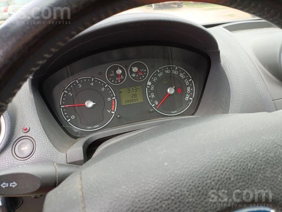 Green Ford Fiesta 2006 in Riga, with an engine capacity of 1.30 L and mileage of 289 thousand km for 1500 €, photo 7 on AUTOMOTO.COM.LV