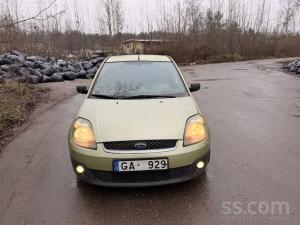 Green Ford Fiesta 2007 in Riga, with an engine capacity of 1.40 L and mileage of 228 thousand km for 755 €, photo  on AUTOMOTO.COM.LV