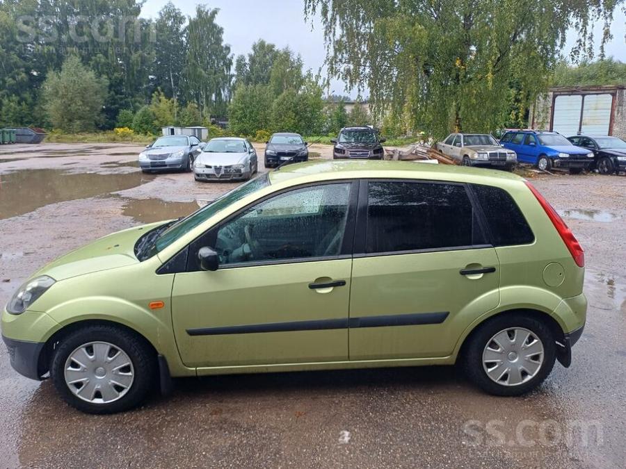 Zaļš Ford Fiesta 2007 Rīga, ar dzinēja tilpumu 1.30 L un nobraukumu 126 tūkst. km par 1300 €, foto 3 vietnē AUTOMOTO.COM.LV