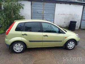 Zaļš Ford Fiesta 2007 Rīga, ar dzinēja tilpumu 1.30 L un nobraukumu 126 tūkst. km par 1300 €, foto 5 vietnē AUTOMOTO.COM.LV