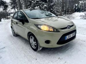 Zaļš Ford Fiesta 2009 Šauļi, ar dzinēja tilpumu 1.40 L un nobraukumu 214 tūkst. km par 2200 €, foto  vietnē AUTOMOTO.COM.LV