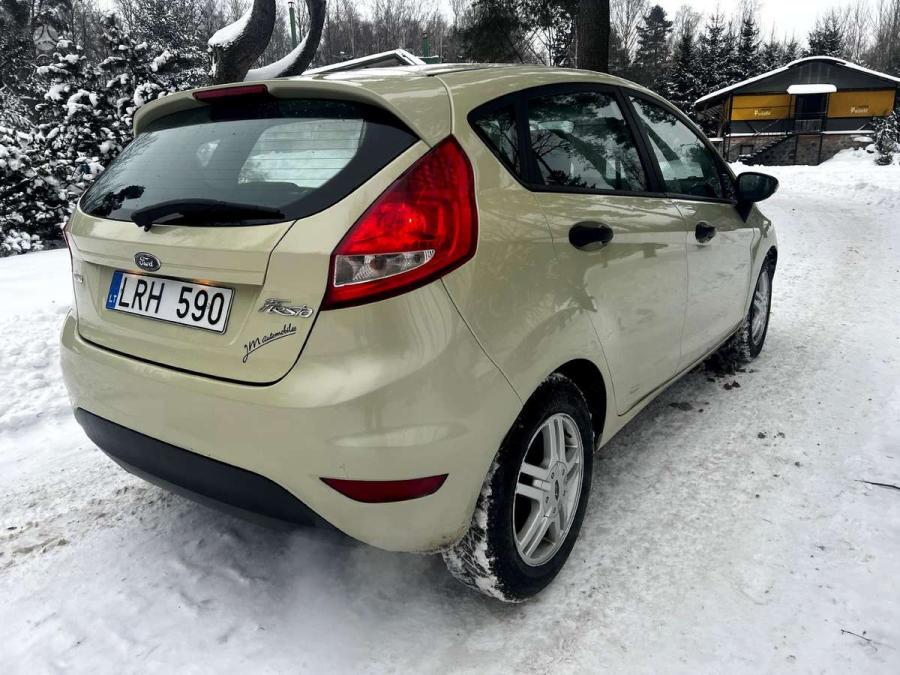 Zaļš Ford Fiesta 2009 Šauļi, ar dzinēja tilpumu 1.40 L un nobraukumu 214 tūkst. km par 2200 €, foto 2 vietnē AUTOMOTO.COM.LV