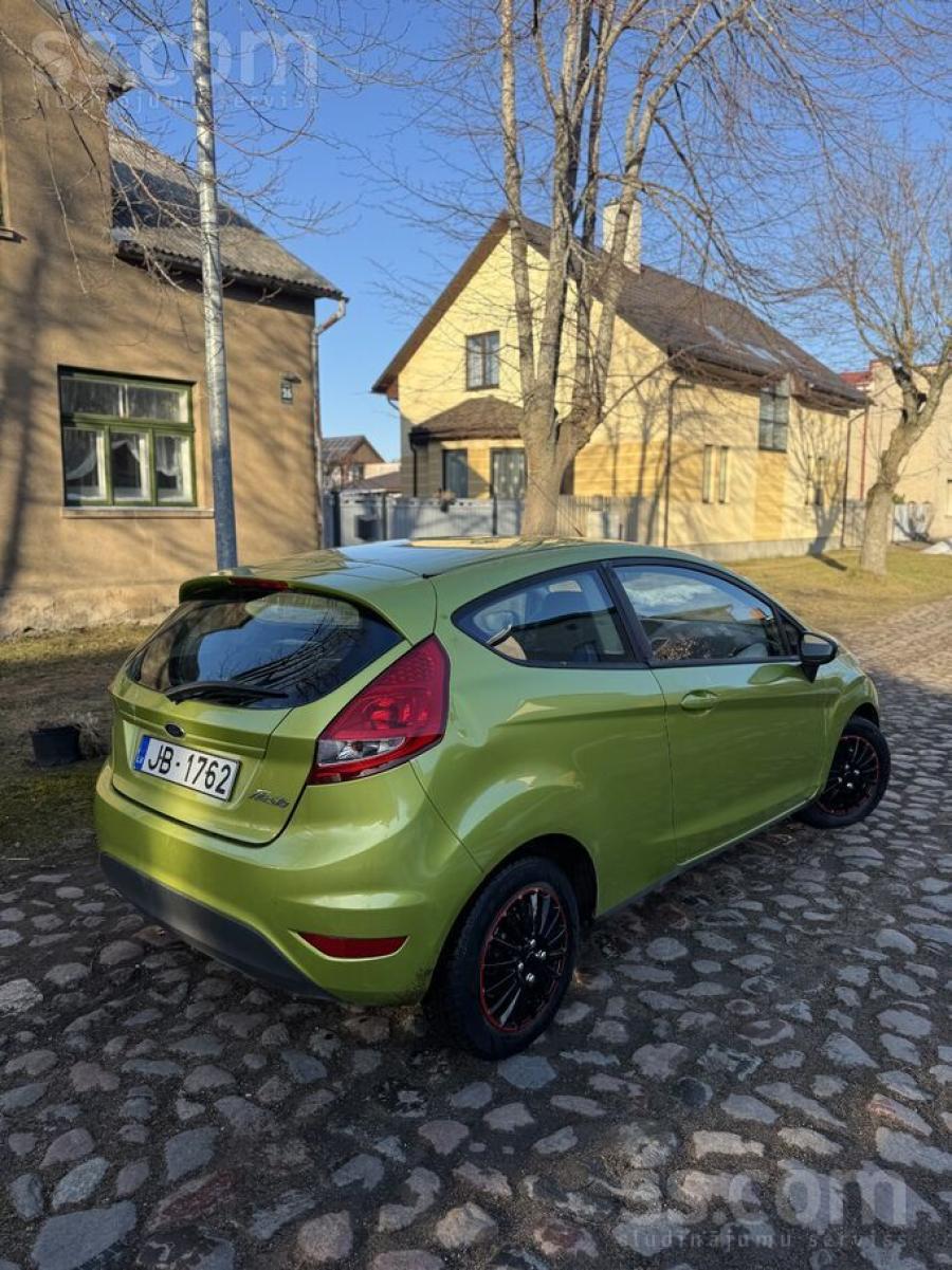 Zaļš Ford Fiesta 2009 Liepāja, ar dzinēja tilpumu 1.20 L un nobraukumu 138 tūkst. km par 1500 €, foto 3 vietnē AUTOMOTO.COM.LV