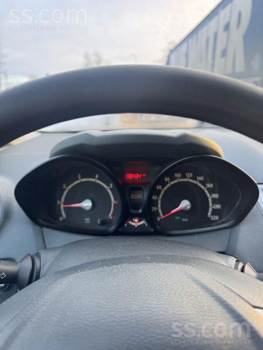 Zaļš Ford Fiesta 2009 Liepāja, ar dzinēja tilpumu 1.20 L un nobraukumu 138 tūkst. km par 1500 €, foto 6 vietnē AUTOMOTO.COM.LV