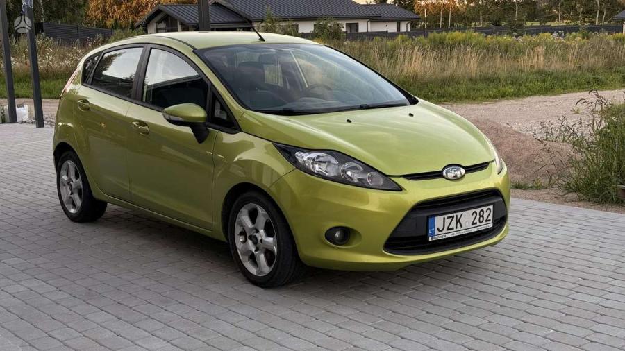 Zaļš Ford Fiesta 2009 Viļņa, ar dzinēja tilpumu 1.24 L un nobraukumu 202 tūkst. km par 2100 €, foto 1 vietnē AUTOMOTO.COM.LV