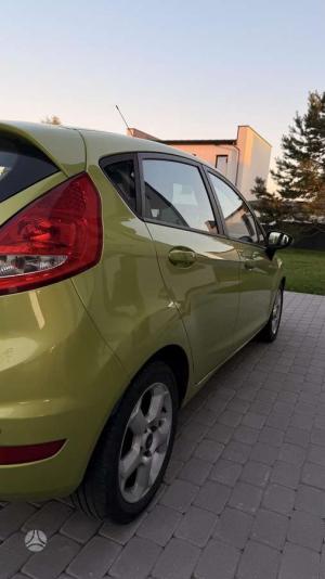 Zaļš Ford Fiesta 2009 Viļņa, ar dzinēja tilpumu 1.24 L un nobraukumu 202 tūkst. km par 2100 €, foto 6 vietnē AUTOMOTO.COM.LV