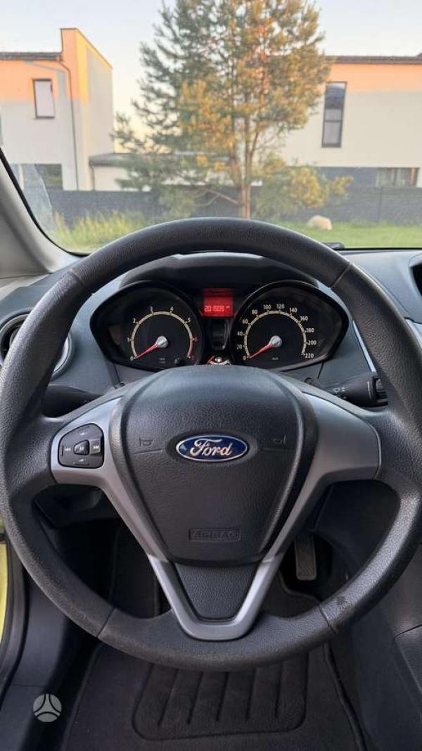 Green Ford Fiesta 2009 in Vilnius, with an engine capacity of 1.24 L and mileage of 202 thousand km for 2100 €, photo 9 on AUTOMOTO.COM.LV